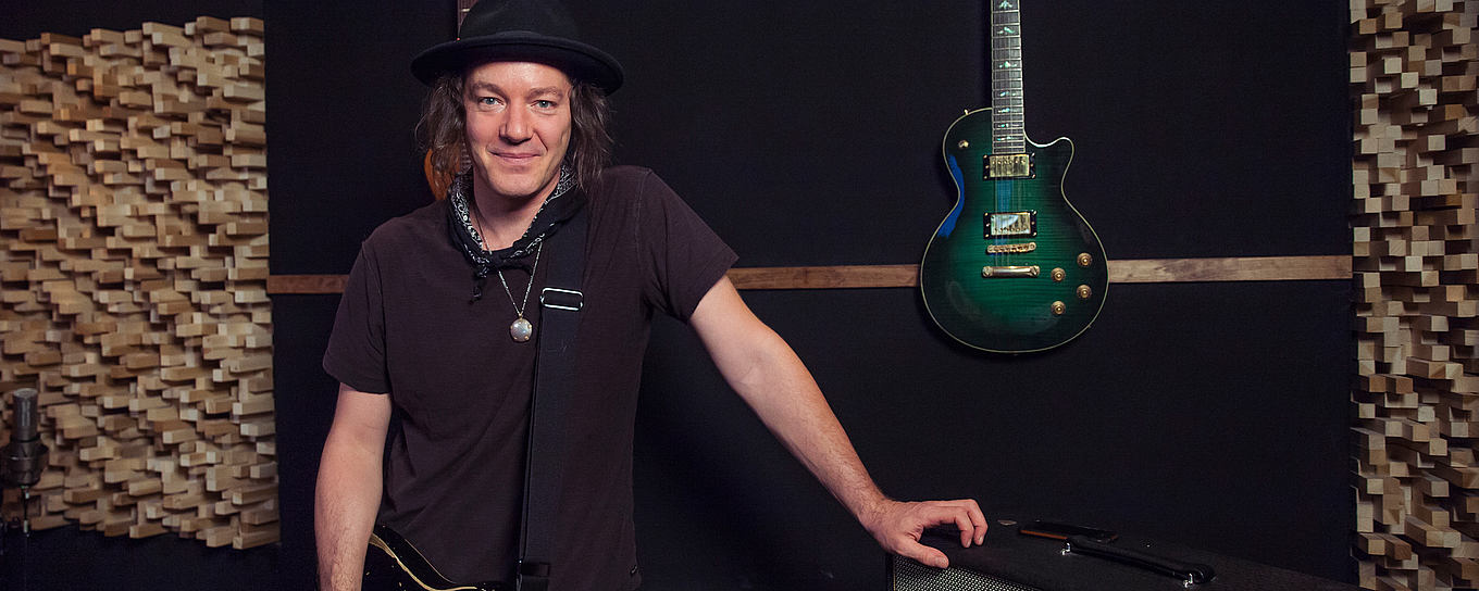 Robin Finck | LEWITT